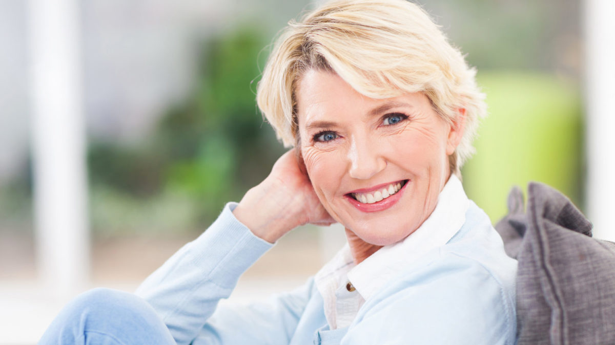 Coiffure à 70 Ans : Redécouvrez votre jeunesse avec une coupe de ... Coiffure à 70 Ans : Redécouvrez votre jeunesse avec une coupe de ...