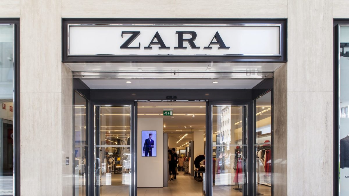 Cet ensemble brodé de chez Zara va apporter la touche d’élégance qu’il ...